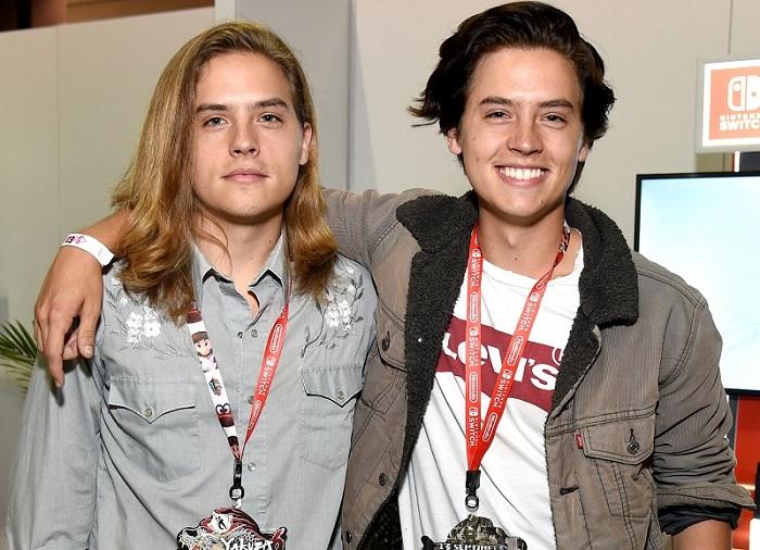 Kenali 5 Perbedaan Antara Cole dan Dylan Sprouse - Womantalk