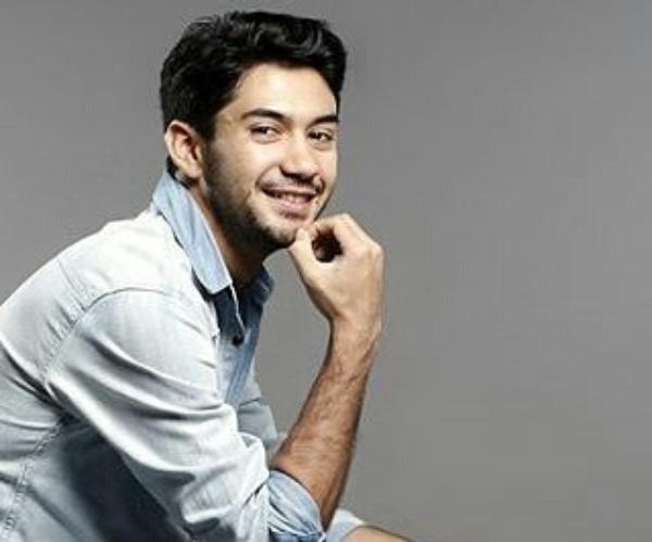 5 Aktor Indonesia Paling Ganteng dan Terkenal Saat Ini - Womantalk